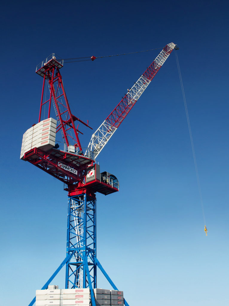 Raimondi Cranes launches the LR330 luffing jib crane with ...